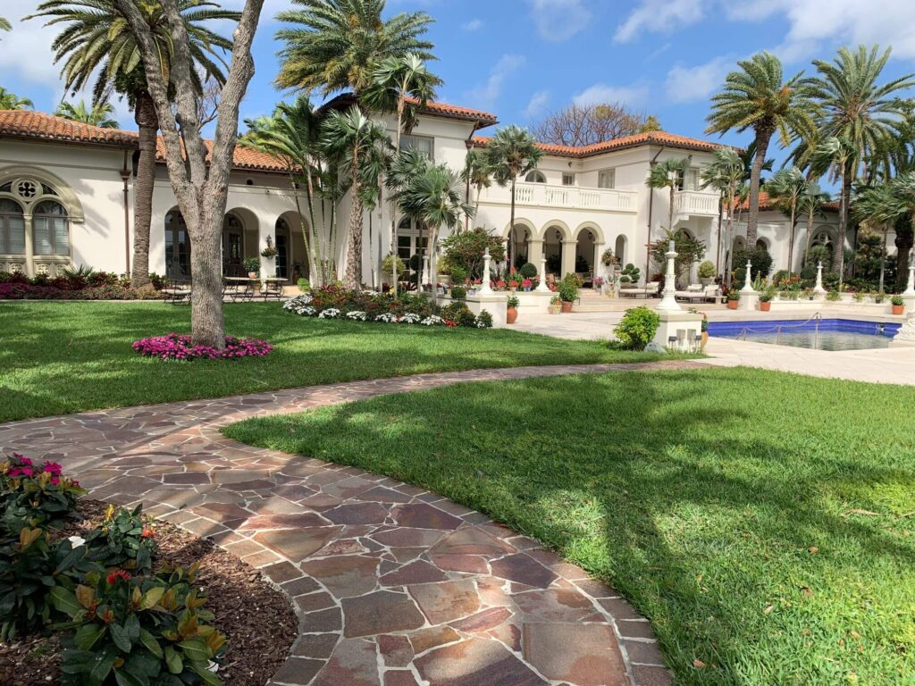 28. Driveway and walkway with mixed red porphyry cobblestone paver ...